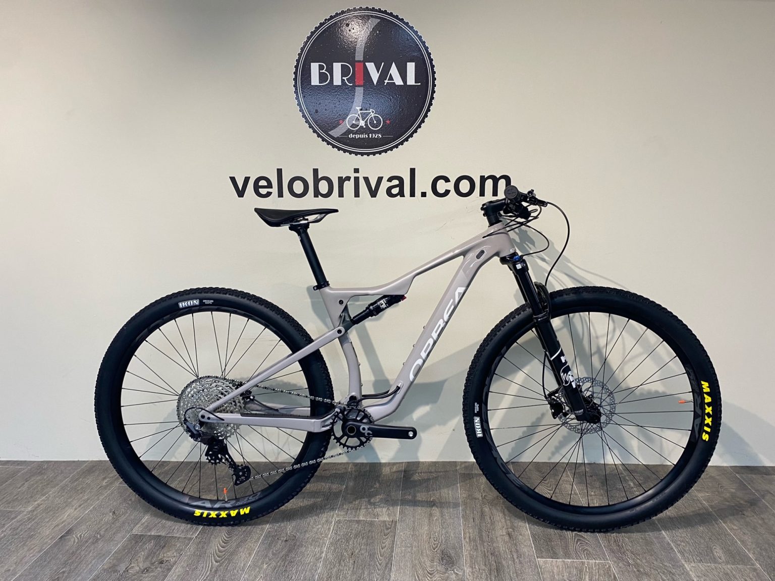 Orbea OIZ H30 2022 - VeloBrival