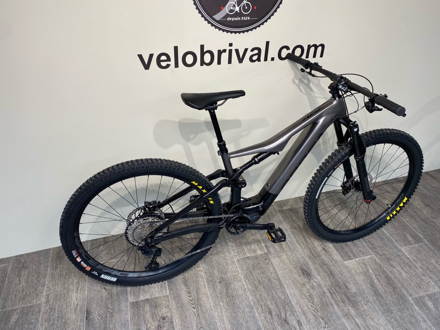 Orbea RISE H30 2022 - VeloBrival