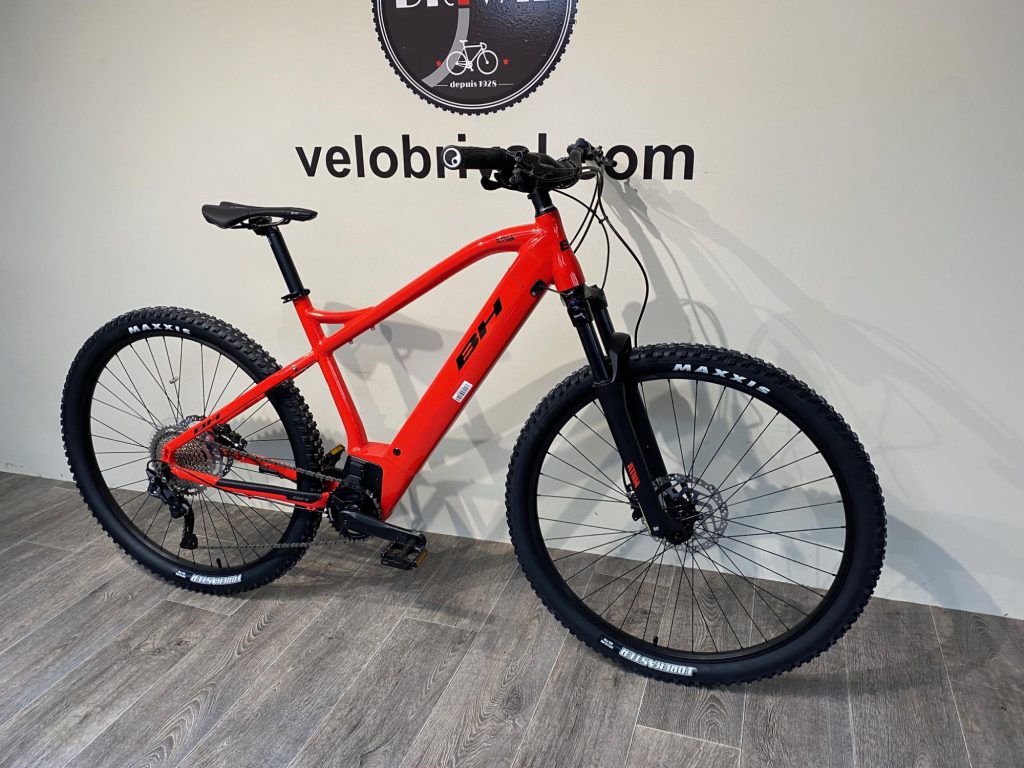 BH ATOM PRO 2022 - VeloBrival